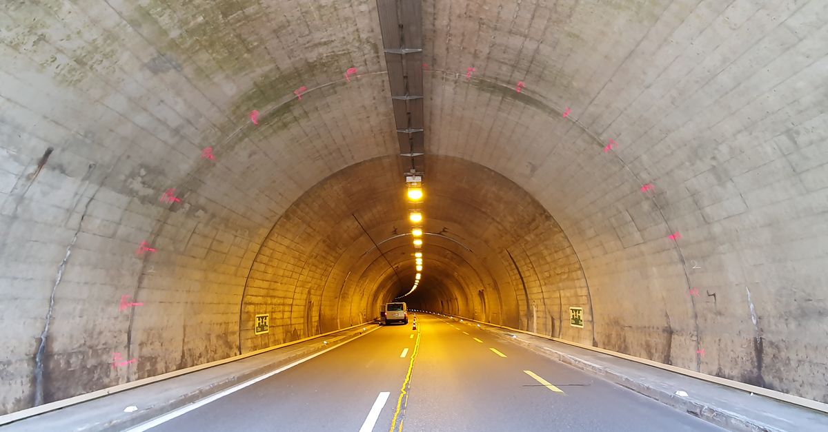 Untersuchung der Tunnelinnenschale mit Impuls-Radar - GEOTEST